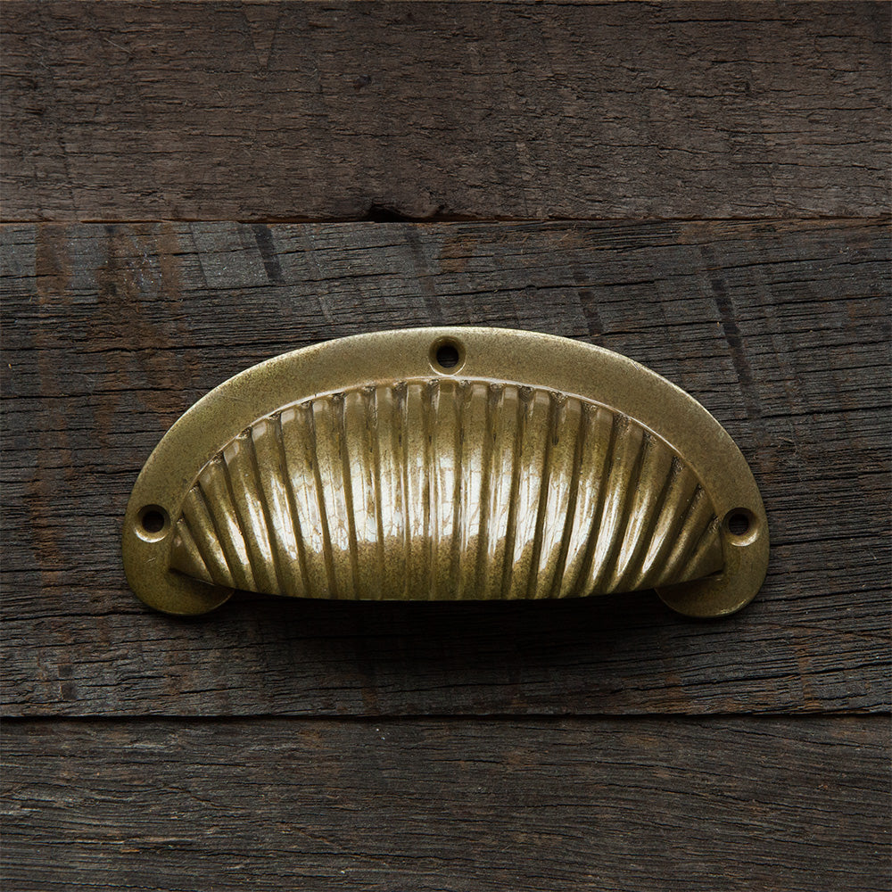 Aged Finished Brass Curved Ribbed Cup Pull Handle 106mm x 48mm 156g ...